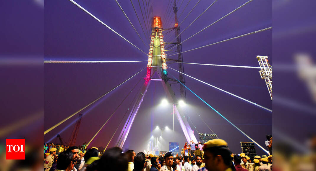 Signature Bridge: Delhi govt to permanently illuminate Signature Bridge ...