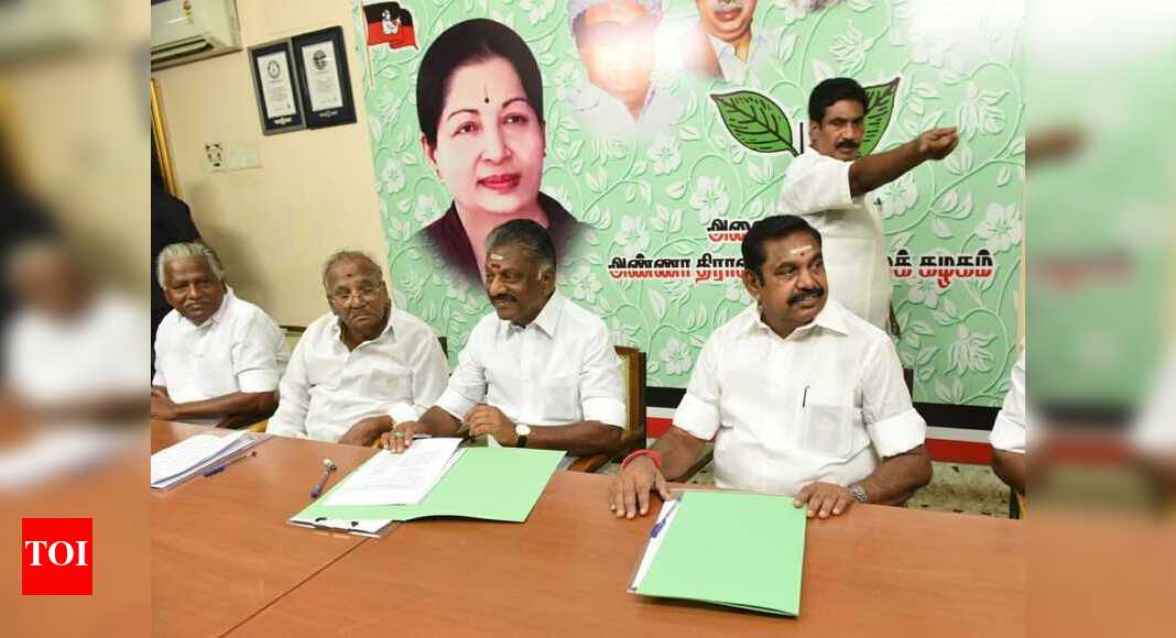AIADMK meeting avoids discussion on single leadership issue | Chennai ...