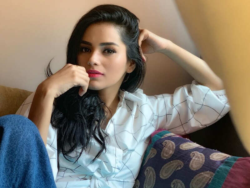 Titeeksha Tawde shares a fun video from the sets of Tu Ashi Jawali Raha ...