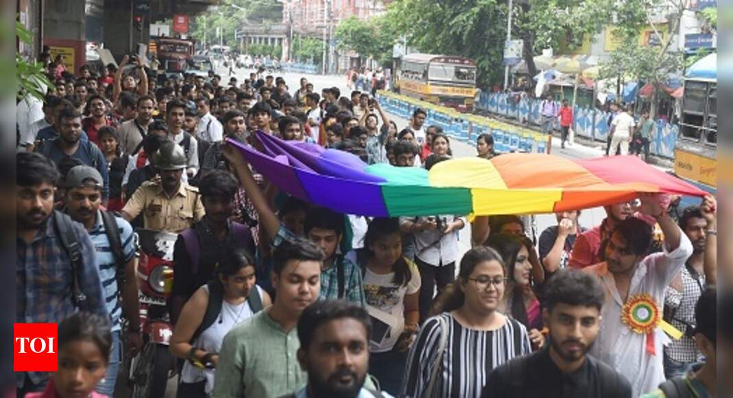 Kolkatans walk with pride for equal love | Kolkata News - Times of India