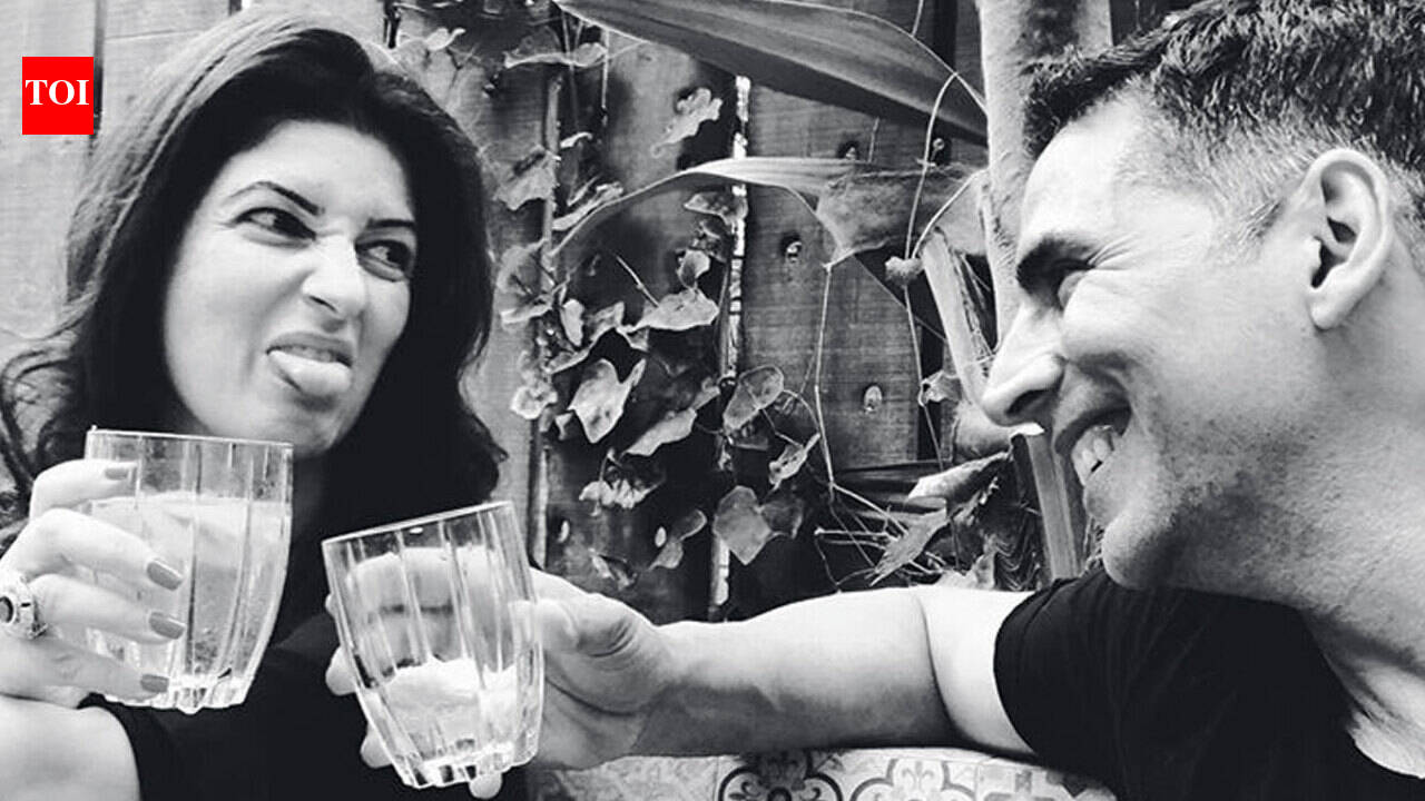 Akshay Kumar and Twinkle Khanna's candid pictures
