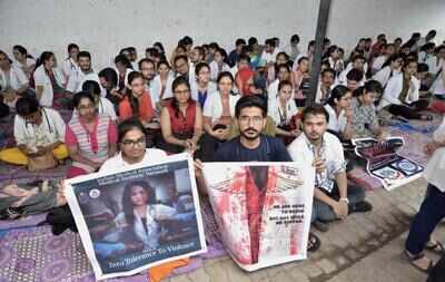 Doctors observe strike to show solidarity with West Bengal colleagues ...