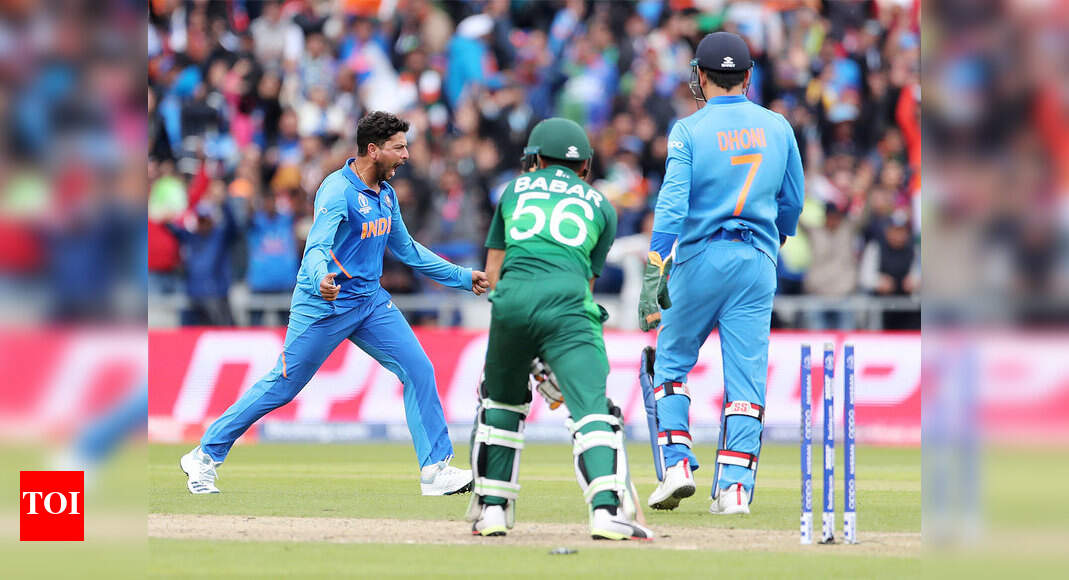 India Vs Pakistan World Cup 2019 Kuldeep Yadav Revives ball Of india-vs-pakistan-world-cup-2019-kuldeep-yadav-revives-ball-of