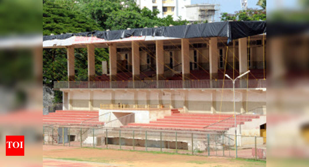 Mangala stadium pavilion on verge of collapse | Mangaluru News - Times ...
