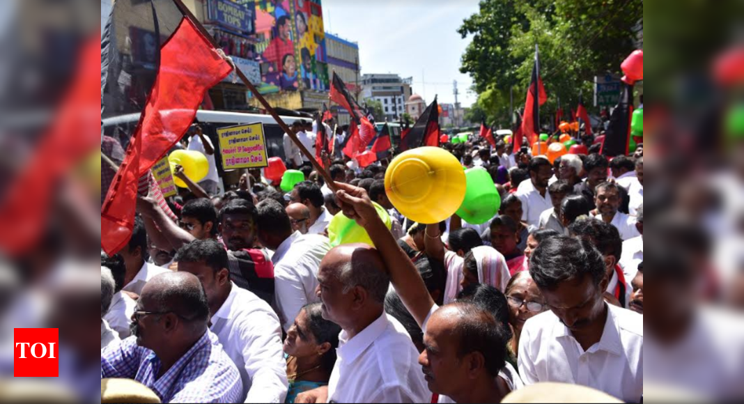 DMK members stage protest in Coimbatore seeking water, detained ...