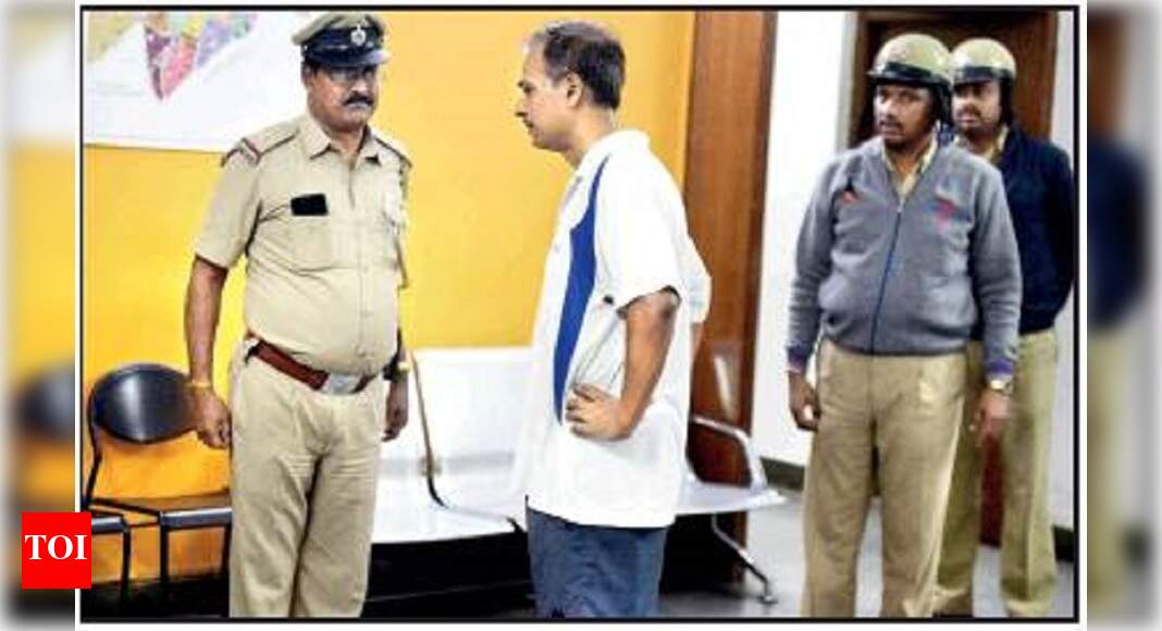 Police chief uses morning jog to conduct sting on lax cops | Bengaluru ...