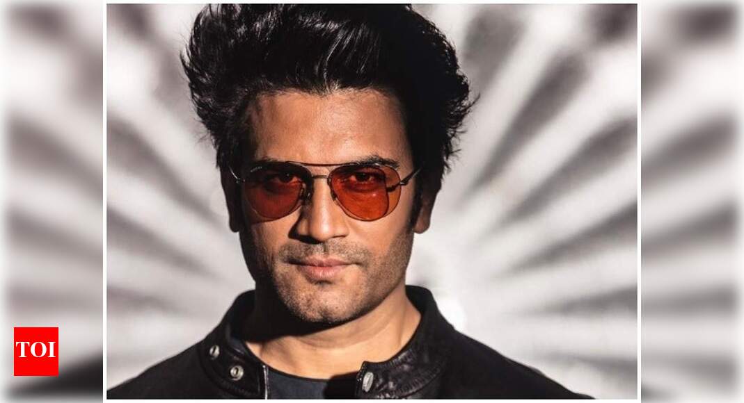 Bollywood actor Sharad Kelkar dubs for another Hollywood film | Hindi ...