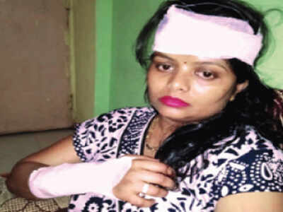Thane: Three women injured as glass bottle flung at local train | Thane ...