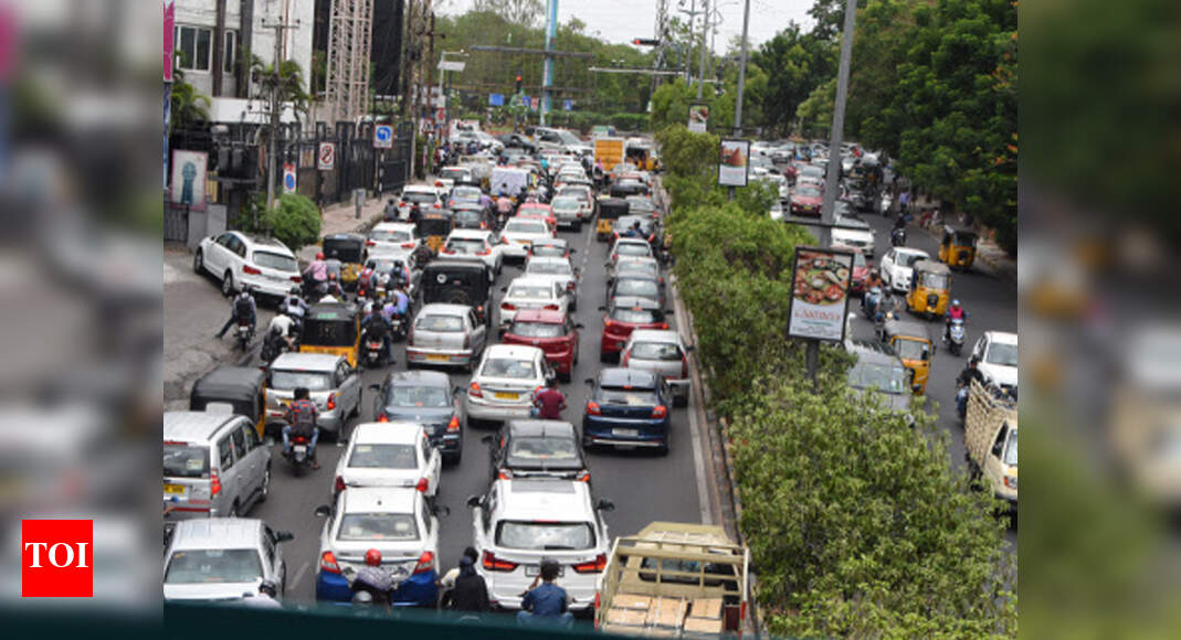 Accident stalls traffic on Ambala road | Chandigarh News - Times of India