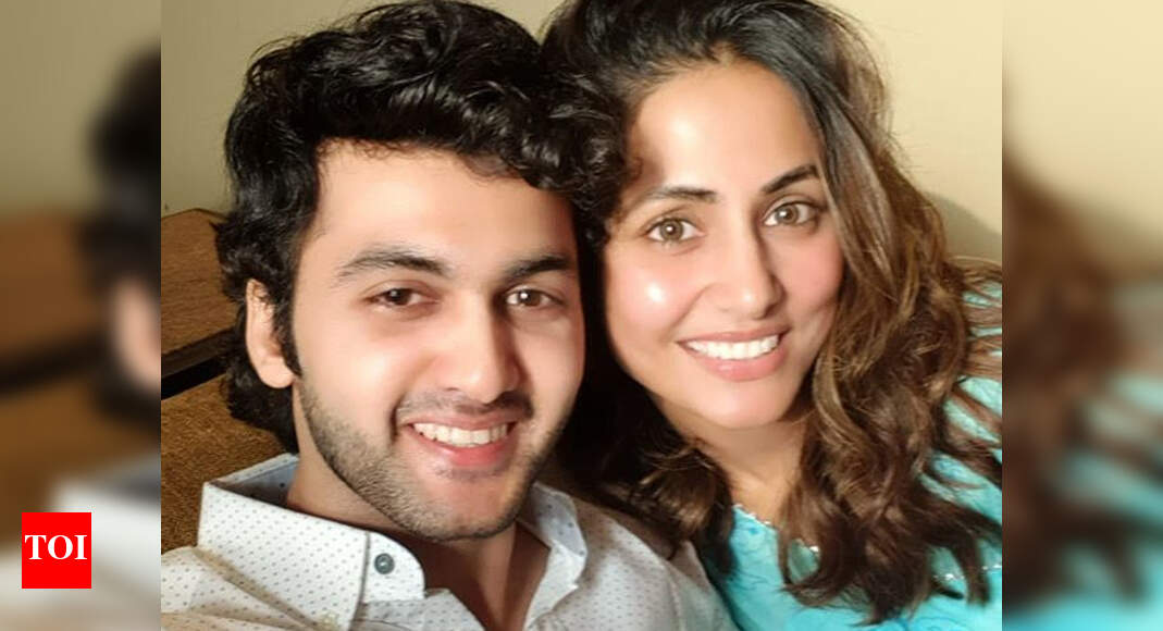 Hina Khan bonds with former Yeh Rishta Kya Kehlata Hai co-star Sanchit Sharma - Times of India