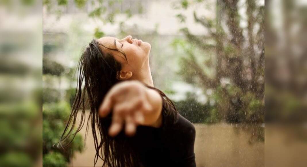 Hair Care Tips After You Get Drenched In The Rain During Monsoon