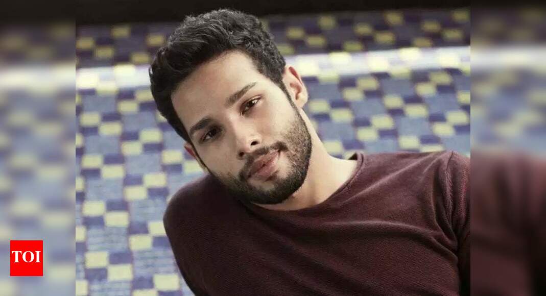 Siddhant Chaturvedi is real life MC Sher and we can't keep calm ...