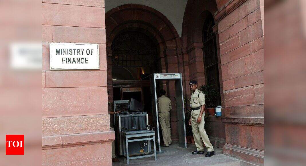 Delhi: RAC head constable shoots himself outside finance ministry, dies ...