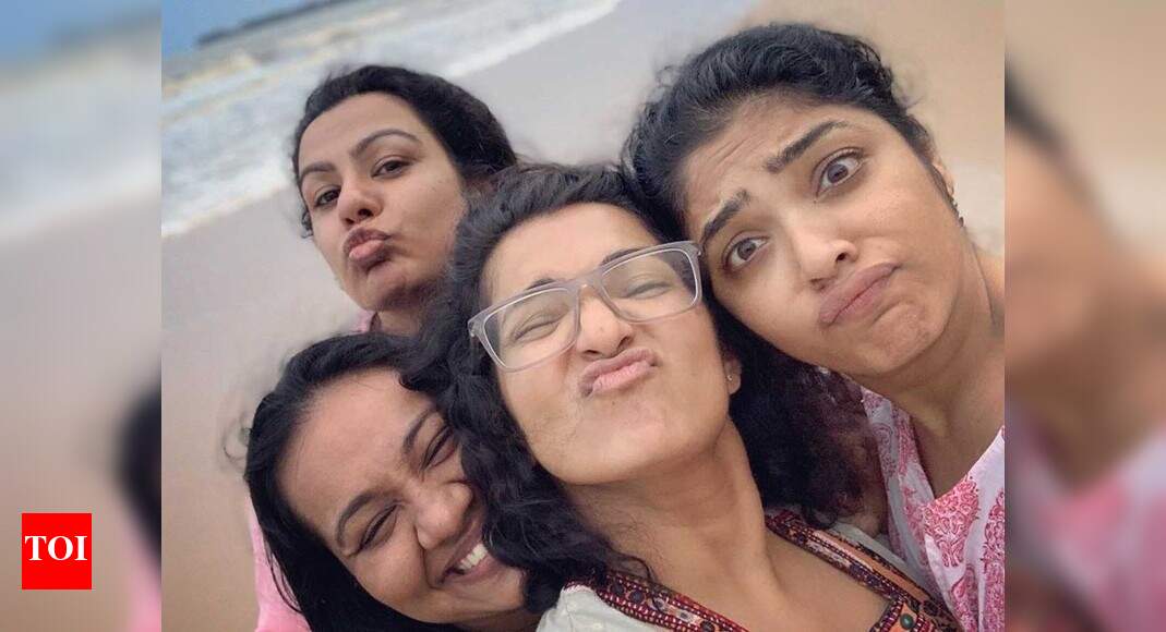 Parvathy and Rima embody fun and friendship | Malayalam Movie News ...