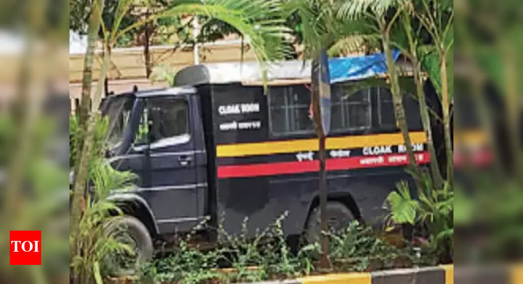 How Mumbai police van is helping US visa seekers | Mumbai News - Times ...