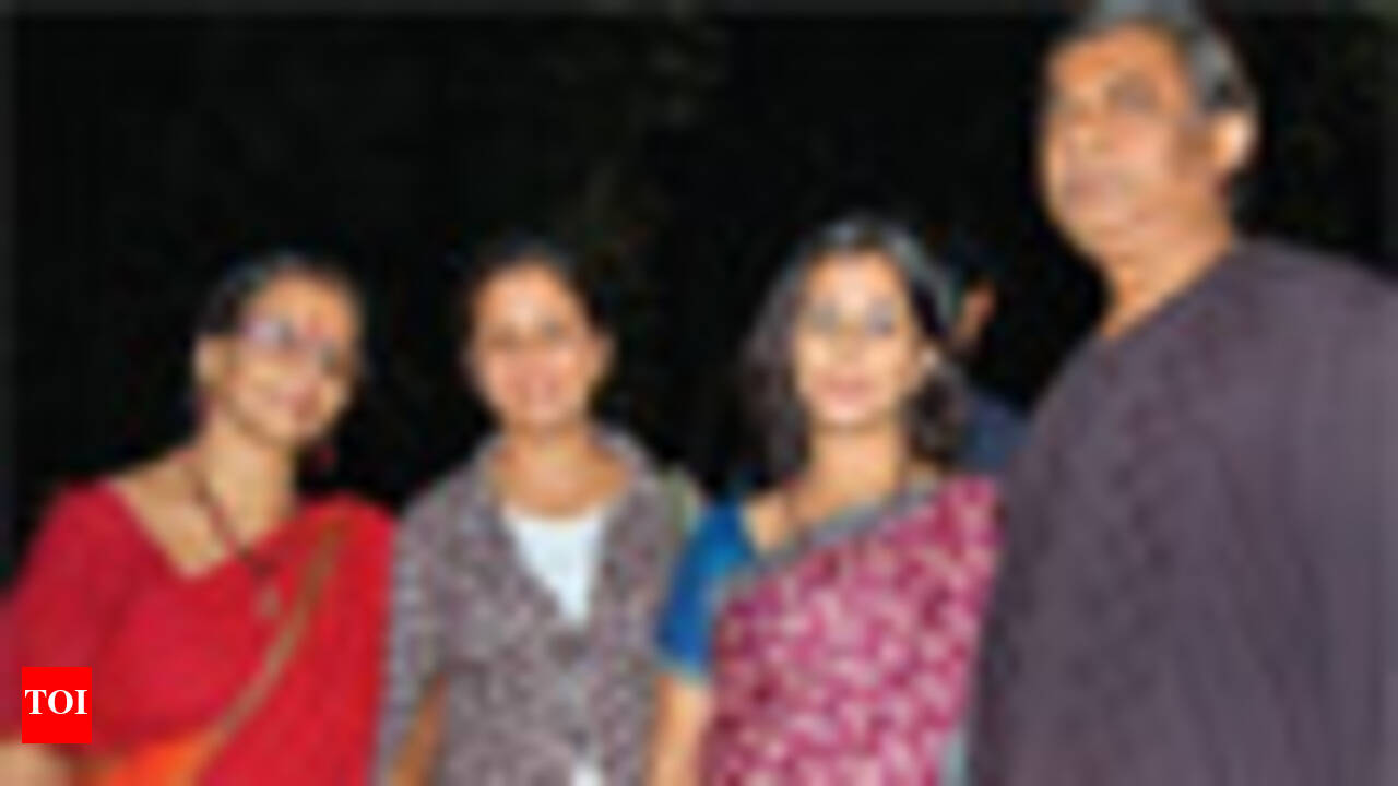 Papiya Sen's Instagram, Twitter & Facebook on IDCrawl