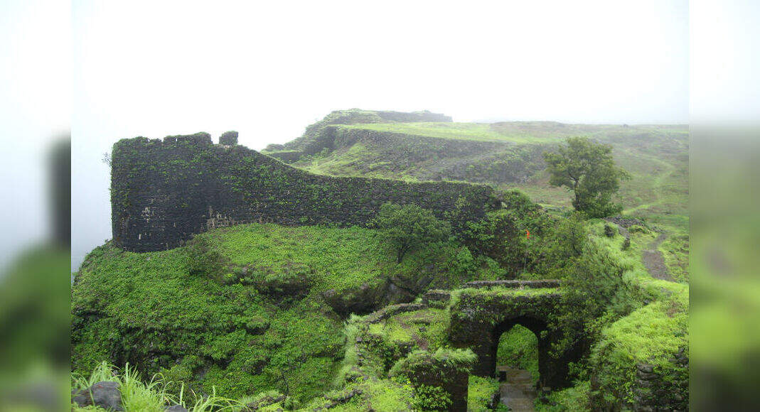 This monsoon, do not miss the Korigad trek in Maharashtra, Lonavala ...