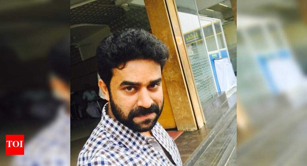 Vijay Babu to visit Comedy Stars - Times of India