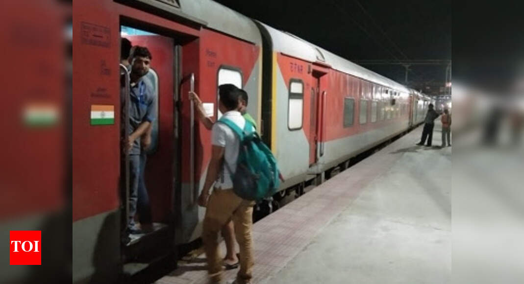‘Island’ platform becomes functional at Danapur station | Patna News ...