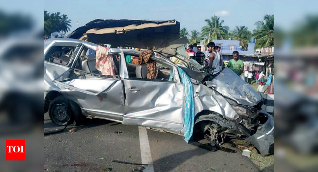 Innova with 11 on board flips five times, leaves seven dead | Bengaluru ...
