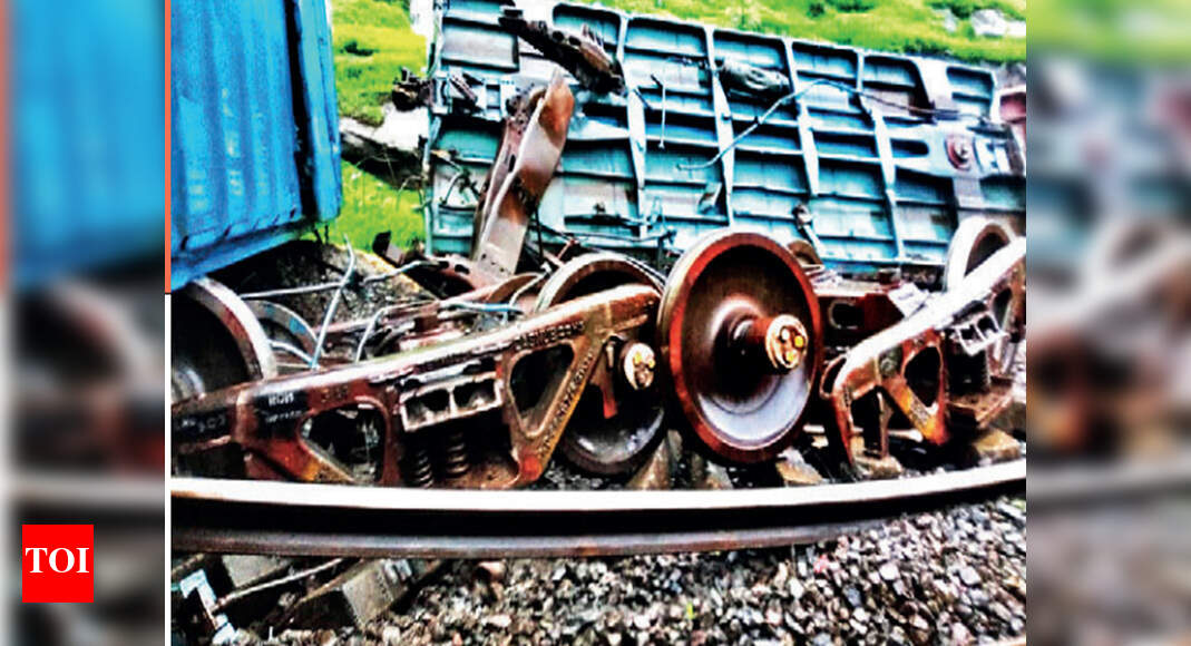 Train cancellation derails Mumbai travel plans | Pune News - Times of India