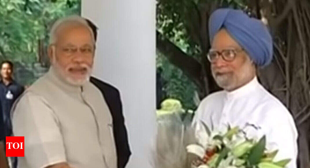 Fact Check: Did PM Modi meet Manmohan Singh to discuss GDP? - Times of ...