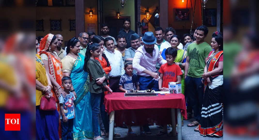 Bhakharwadi completes 100 episodes - Times of India