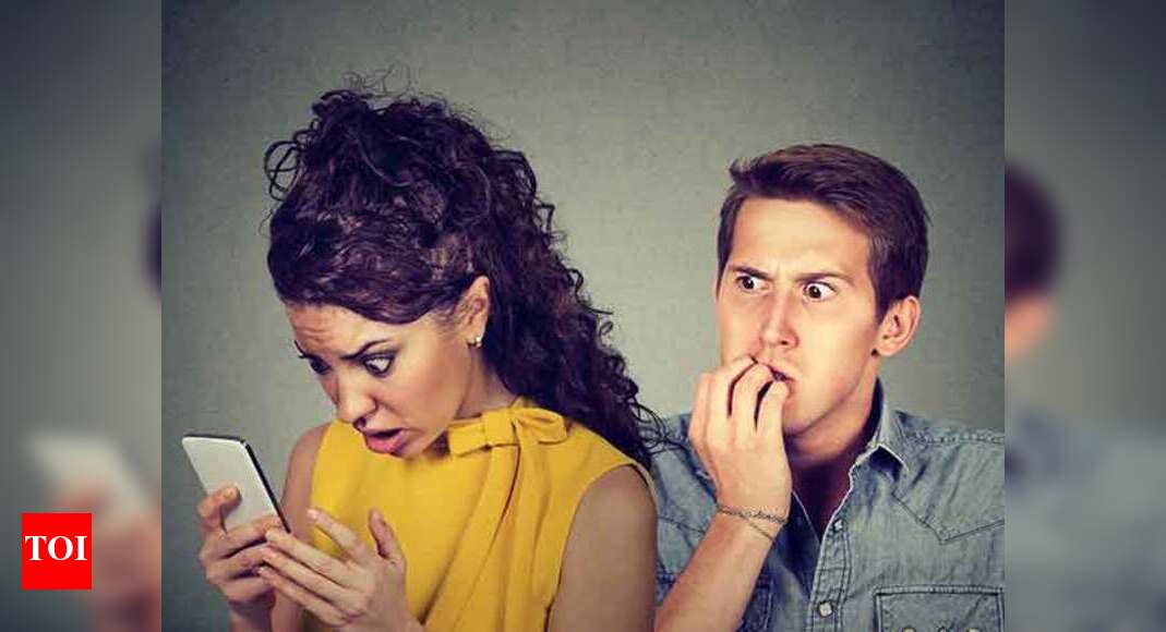 Signs that point to an online cheat - The Times of India