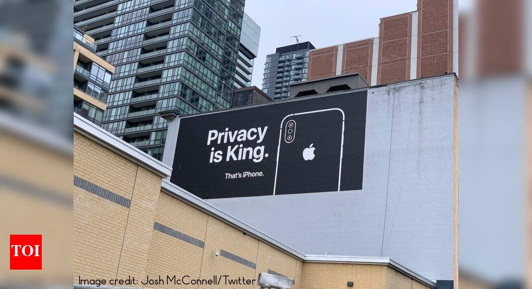 Apple Google Billboard Advertisement: Apple puts up two privacy-based ...