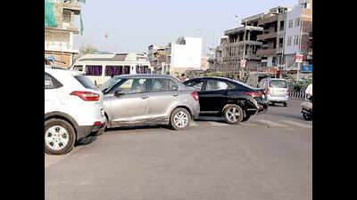Vendors eat into six-lane Gopalpura bypass | Jaipur News - Times of India