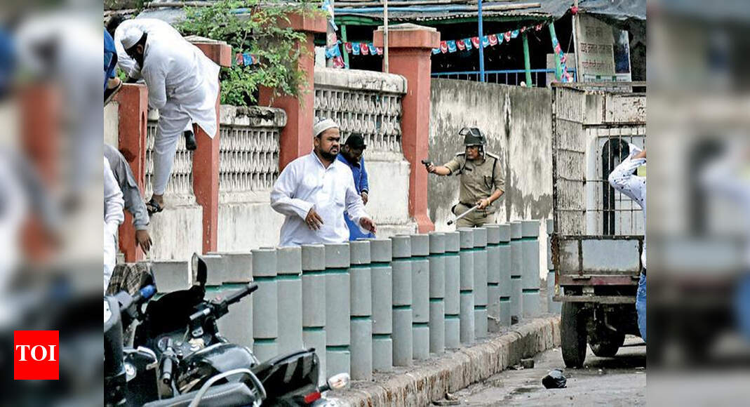Turns Violent: Surat: Rally against mob lynching turns violent | Surat ...