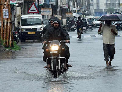 Heavy rains lash south Gujarat, Surat gets 85mm | Surat News - Times of ...