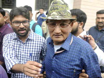 Flurry of petitions filed against Dinu Solanki in courts | Ahmedabad ...