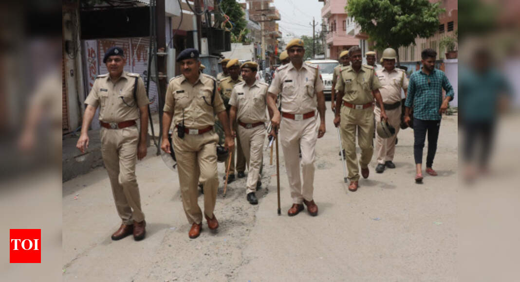 5.4 lakh police posts vacant in India, 1.3 lakh in UP alone | India ...