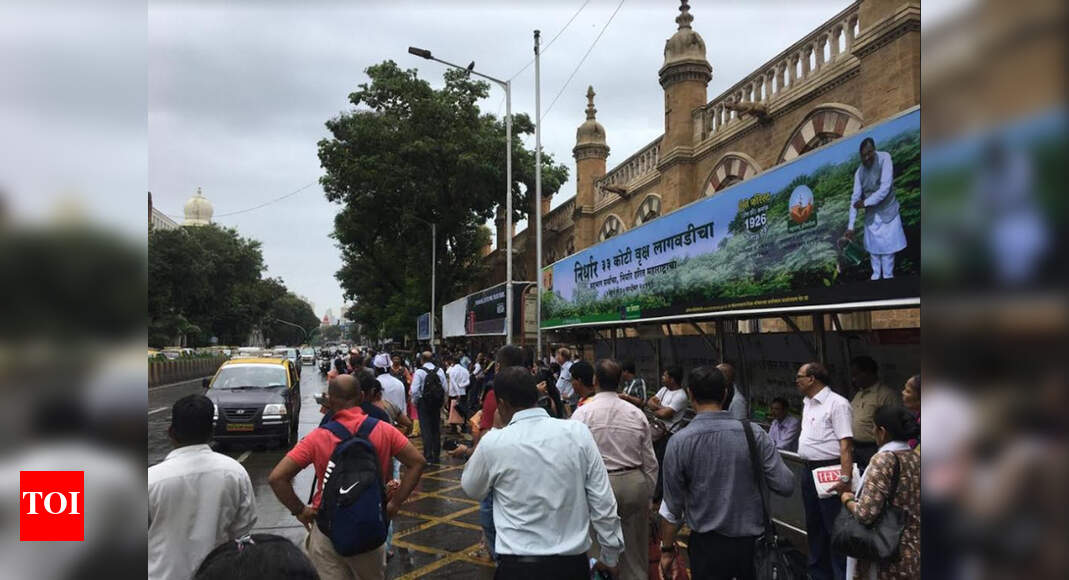 Mumbai: Huge rush at BEST bus stops as fares drop to Rs 5 for 5 km ...