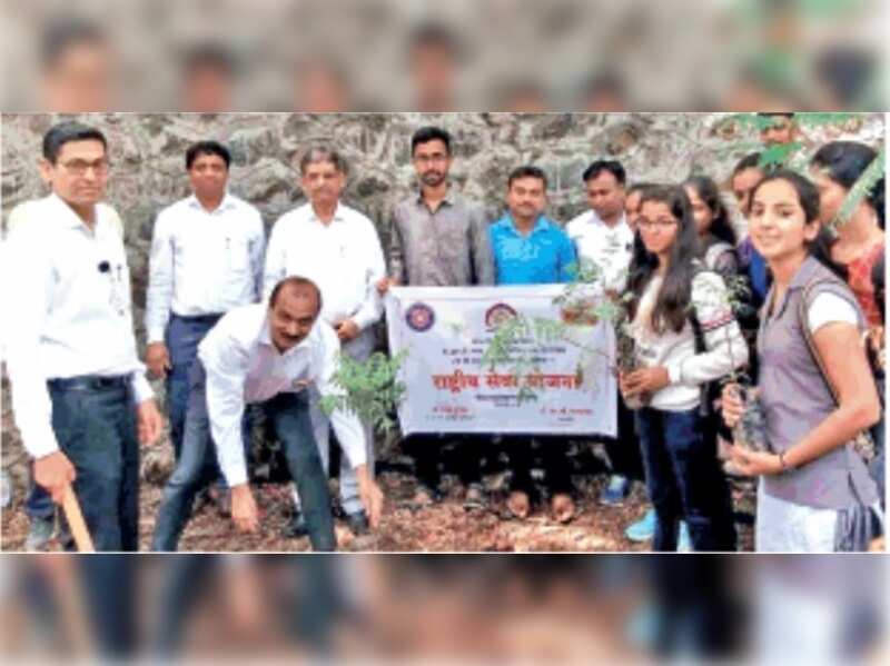 Tree plantation drive at KTHM College | Events Movie News - Times of India