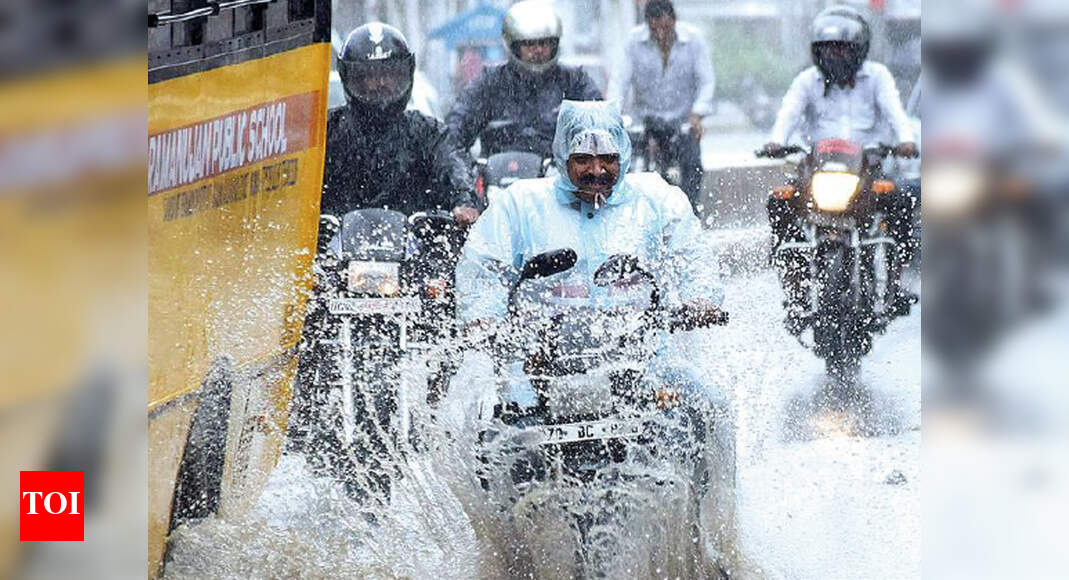 Heavy rain and waterlogging throw life out of gear in Allahabad ...