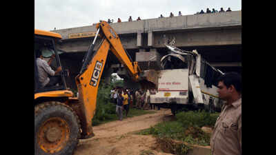 Yamuna Expressway accident: Driver dozed off and lost control over bus ...