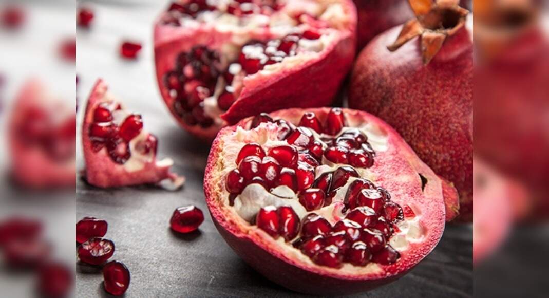 Best Homemade Pomegranate Face Packs For Various Skin Issues