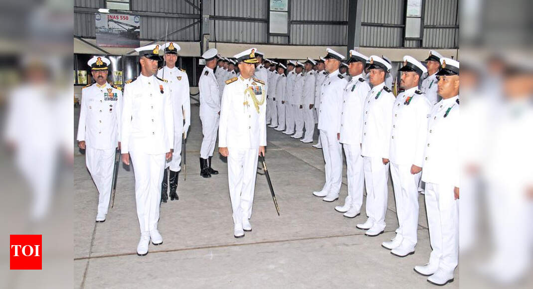 13 airborne tacticians pass out from INS Garuda | Kochi News - Times of ...