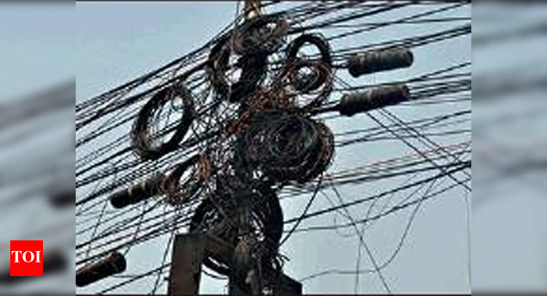 Clearing cable clutter difficult now: West Bengal CM | Kolkata News ...