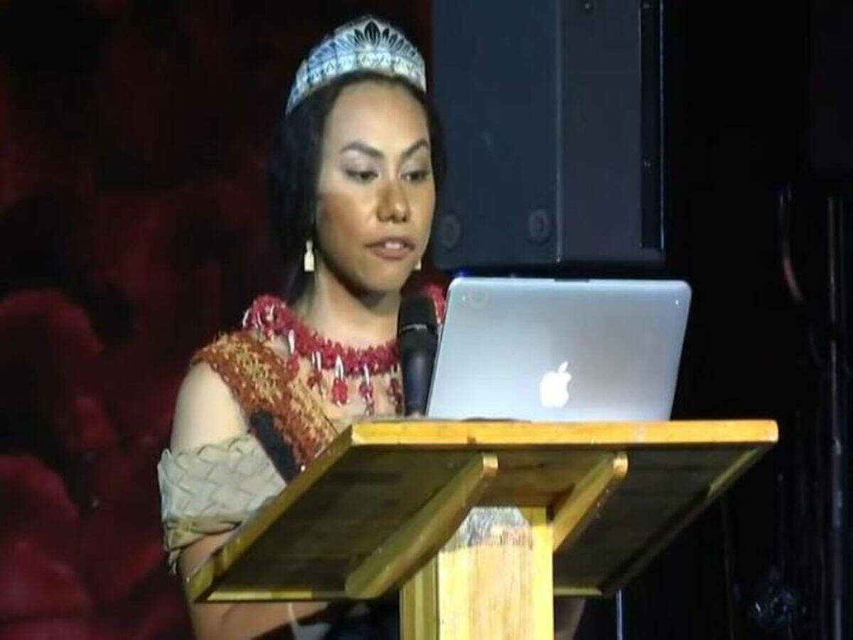 Beauty queen dethroned over controversial speech