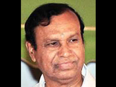 TR Baalu meets CJI, wants Supreme Court orders in Tamil | Chennai News ...