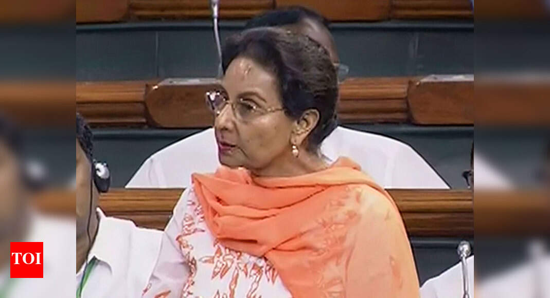Patiala MP Preneet Kaur faints during cleanup campaign | India News ...