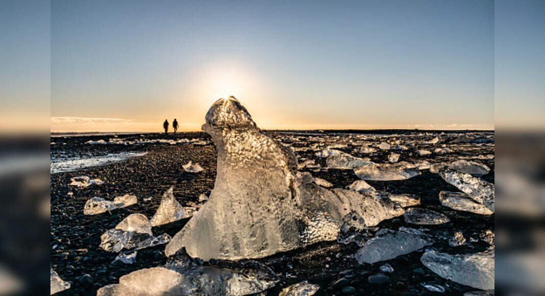 Diamond Beach, a beach that looks different every day! | TimesTravel