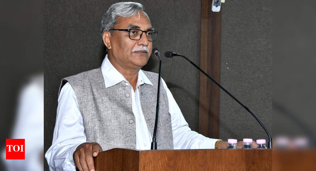 VNSGU professor appointed member of National Statistical Commission ...