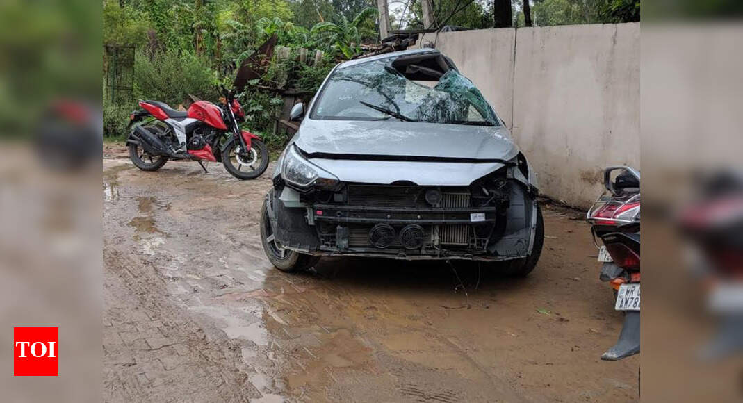 Ambala: 2 dead, 15 injured in collision between car and bus | Gurgaon ...