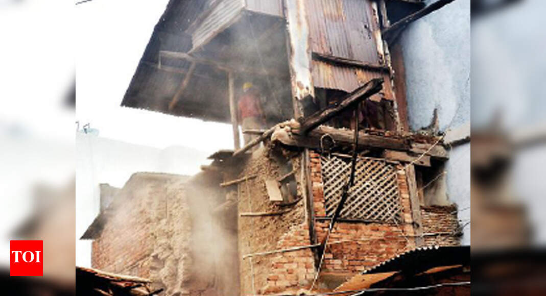 Nashik: Residents of 25 dilapidated wadas told to move to safer locations | Nashik News - The ...
