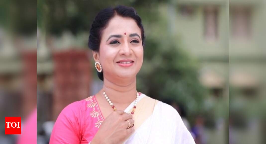 Actress Vanishree to play 'Devaki' in Seetha Vallabha - Times of India