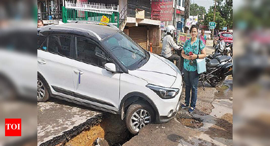 MG road cave-in creates 10-m long trench, car stuck | Agra News - Times ...